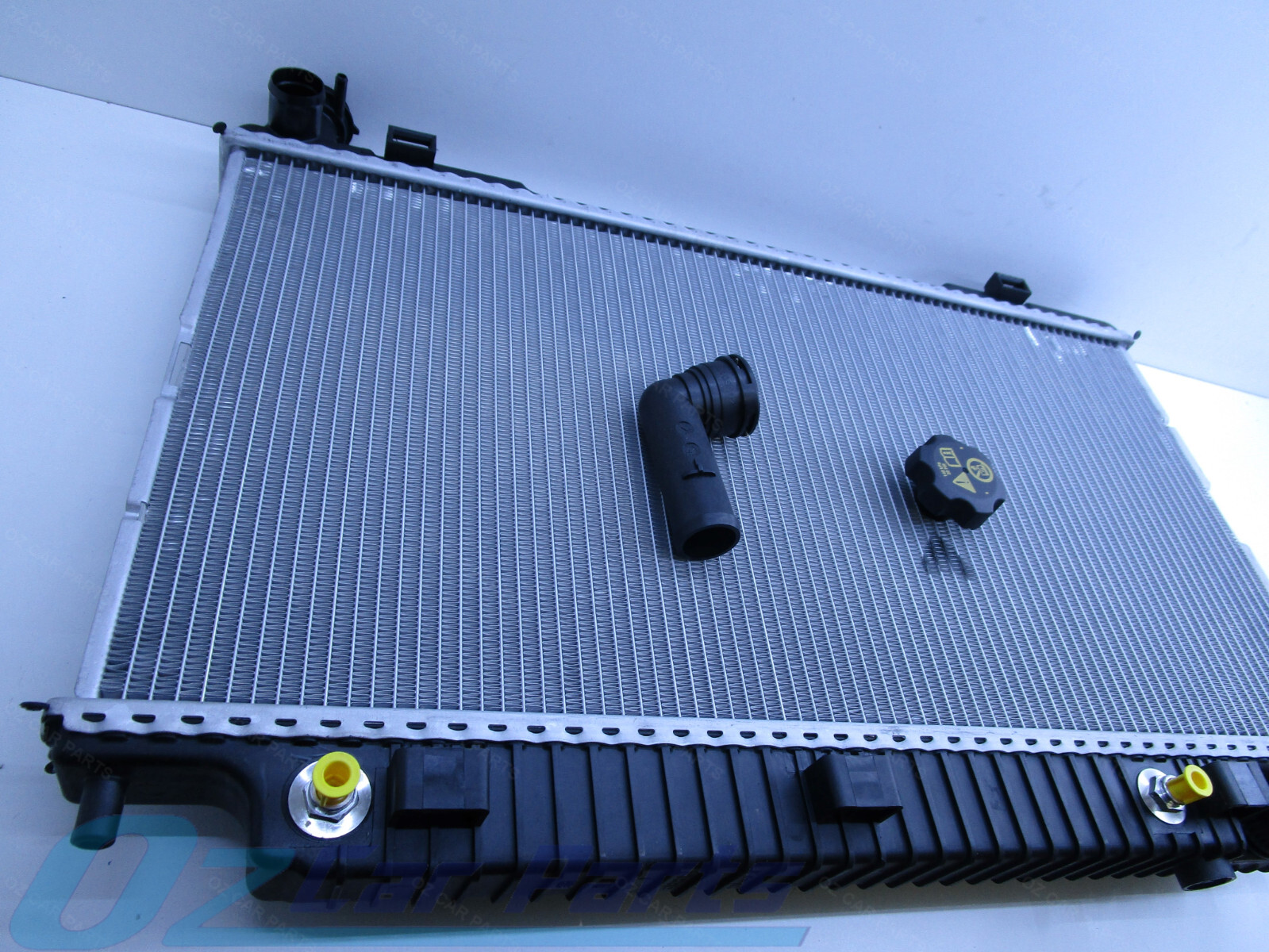 GENUINE RADIATOR HOLDEN VE SERIES 1 Clubsport R8 GTS HSV SENATOR MALOO ...