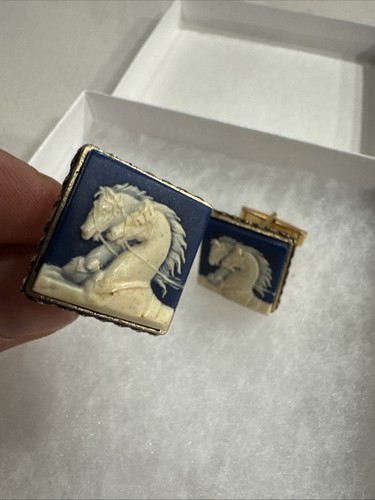 Vtg Wedgwood Blue Jasper by Stratton HORSES GOLD TONED CUFF LINKS ...