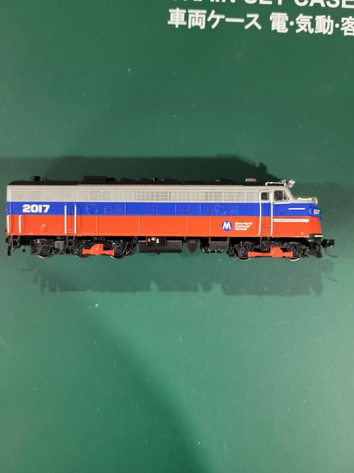 Rapido N Scale Locomotives FL9 In Metro North Colors Number 2017 Runs ...