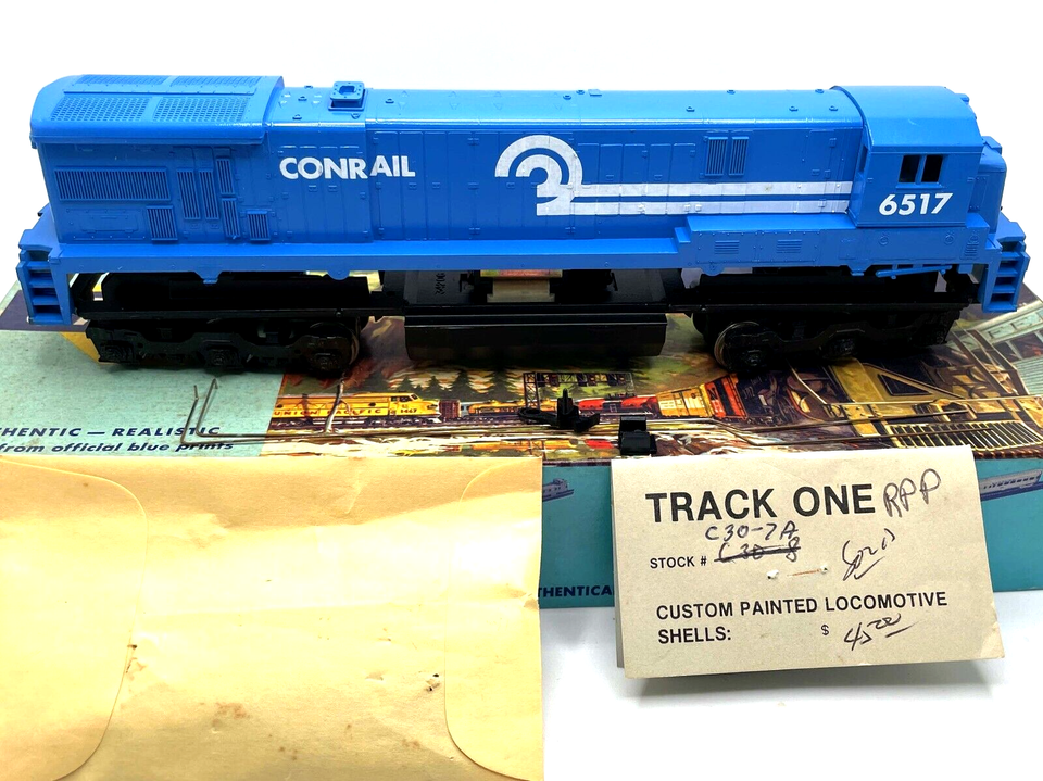 HO ATHEARN C30-7A CONRAIL # 6517 WITH CUSTOM PAINTED TRACK ONE SHELL ...