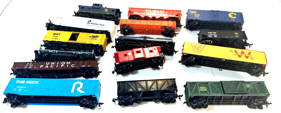 Lot Of 15 Assorted HO Scale Train Cars - preowned | eBay