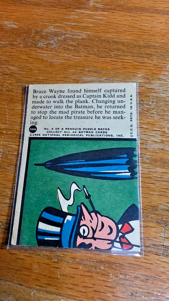 Captain Kidd's Caper 1966 Topps Batman A Series Red Bat #32A - RARE ...