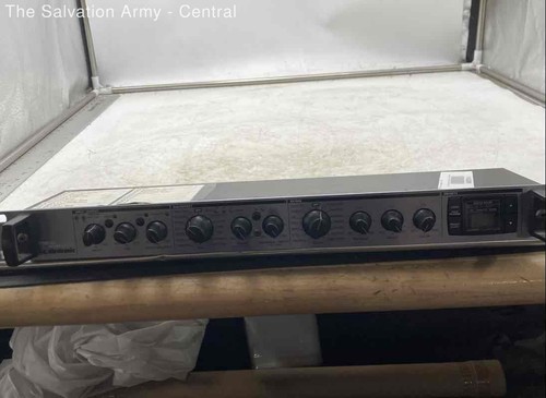 TC Electronic M300 Silver Dual Engine Multi Effects Audio Processor ...