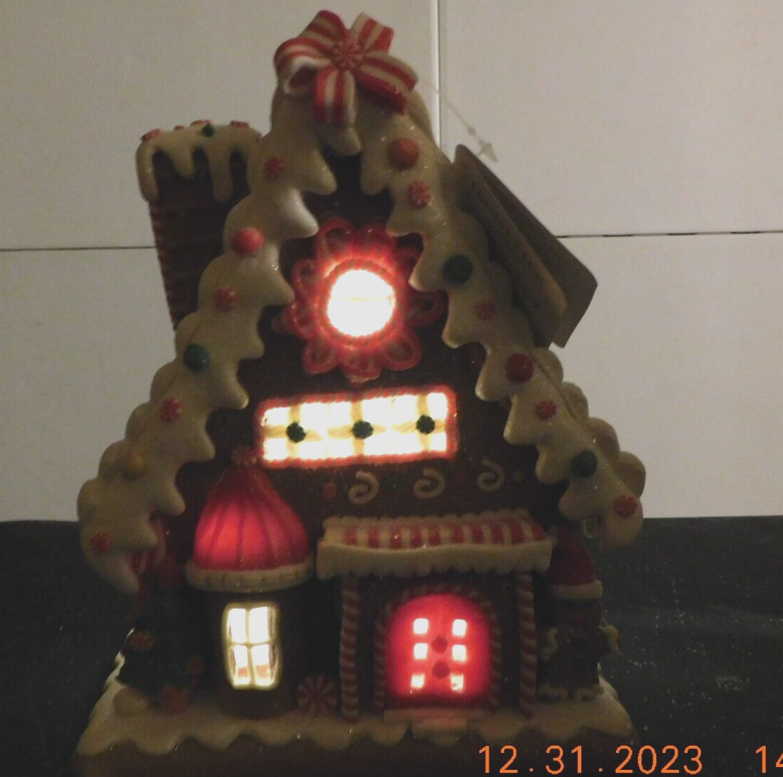 New Trimsetter Gingerbread Light Up LED Small Waffle Roof House 9.5 ...