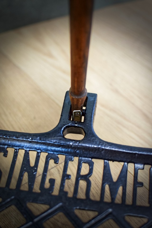 Unique Singer 7 Heavy Cast Iron Legs Sewing Machine Table Treadle Base ...