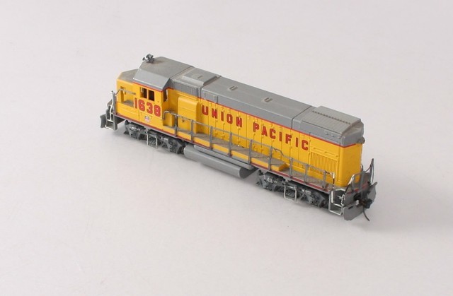 Walthers Trainline 931-353 Union Pacific UPY 566 Gp15-1 for sale online | eBay