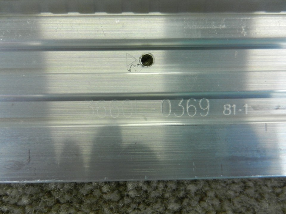 LG 47LW5600 RIGHT AND LEFT LED STRIPS | eBay