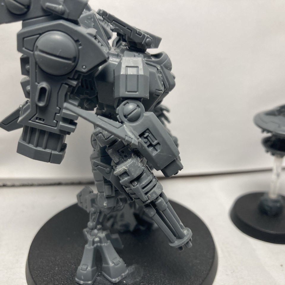 Warhammer 40k Tau T'au Empire - Coldstar Commander Battlesuit ...