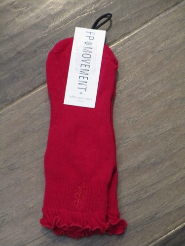 FREE PEOPLE MOVEMENT RED RUFFLE SPORT SOCKS ONE SIZE NEW | eBay