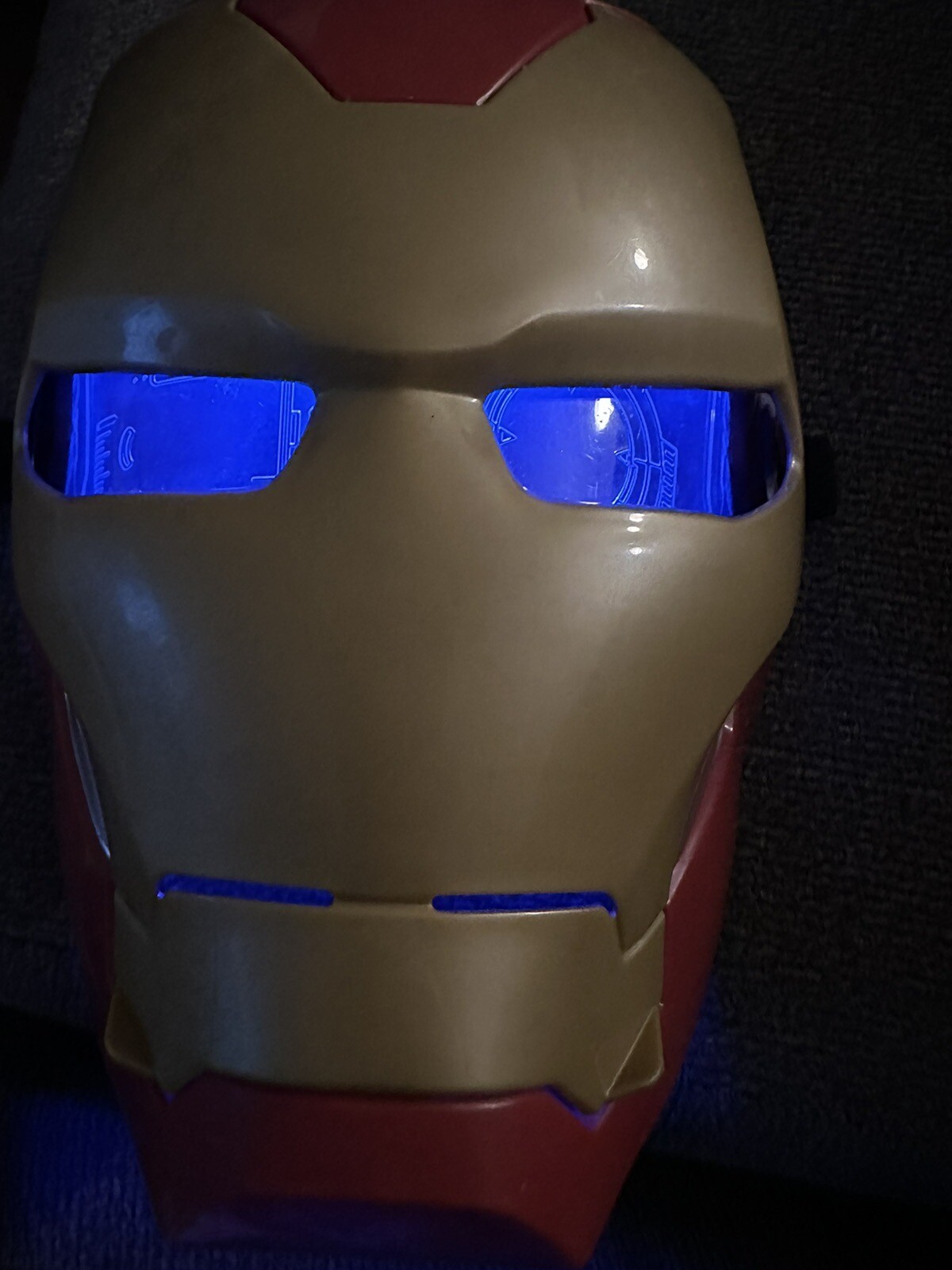 Iron Man LIGHT UP Mask Role Play Hasbro 2019 Marvel A… - Gem