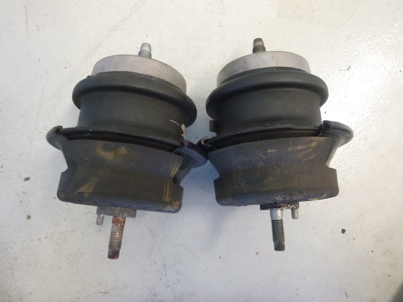 Nissan R35 GTR GT-R VR38DETT Engine Mounts Pair J039 | eBay