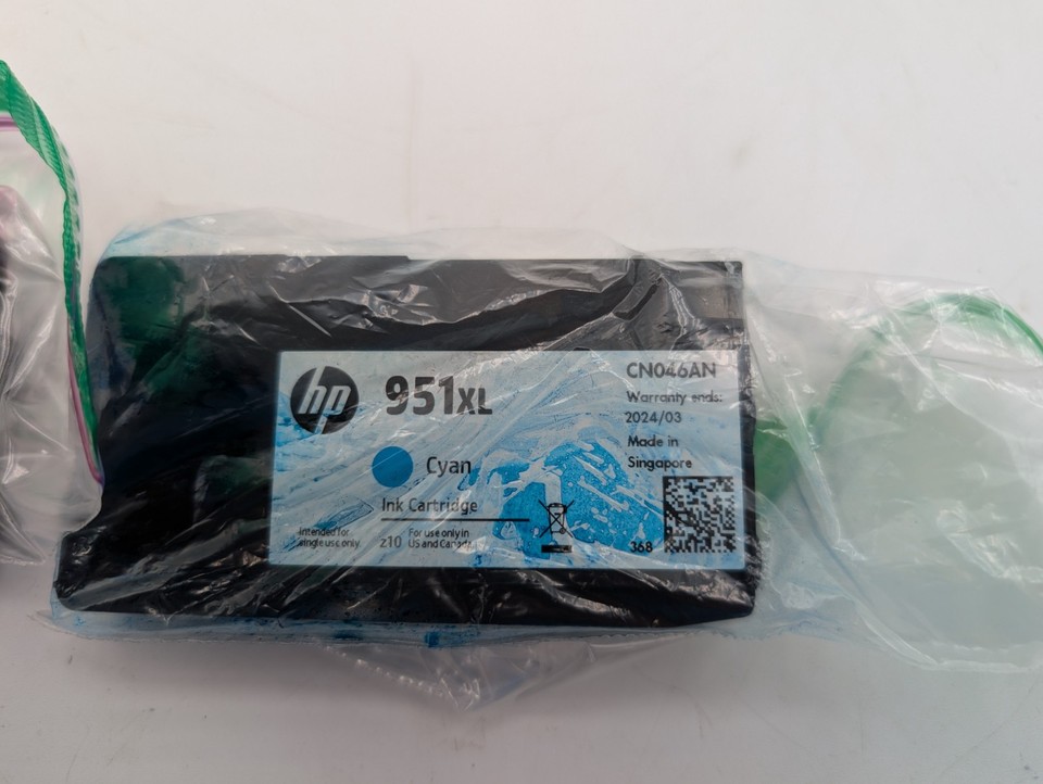 HP 951XL Magnetan Ink Cartridge OEM, Expires August 2025, New + EXTRAS ...