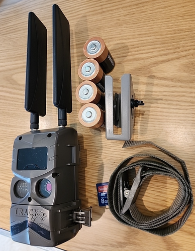 Cuddeback TRACKS Cellular Trail Camera No Glow Verizon or AT&T Phone ...