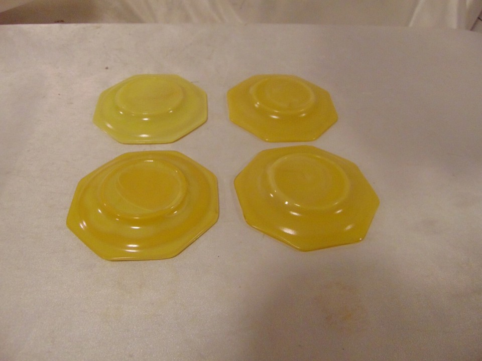 4 Pieces Yellow Octagon Plates Akro-Agate ~Play-Time Children's Glass ...