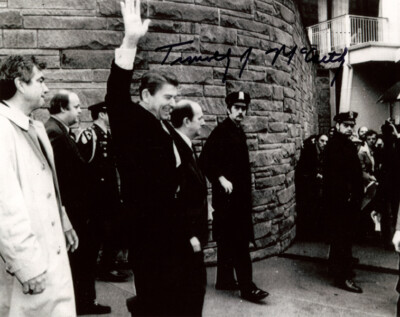 TIMOTHY J. MCCARTHY SIGNED 8x10 PHOTO RONALD REAGAN ASSASSINATION ...