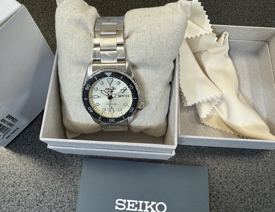 Seiko 5 Five Sports SRPK31 Automatic Mid Size Watch beige Dial Made ...