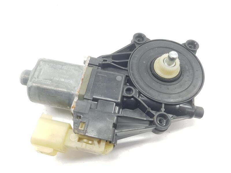 2018 Land Rover Discovery 5 Door Estate LR083206 Window Reg Motor OS ...