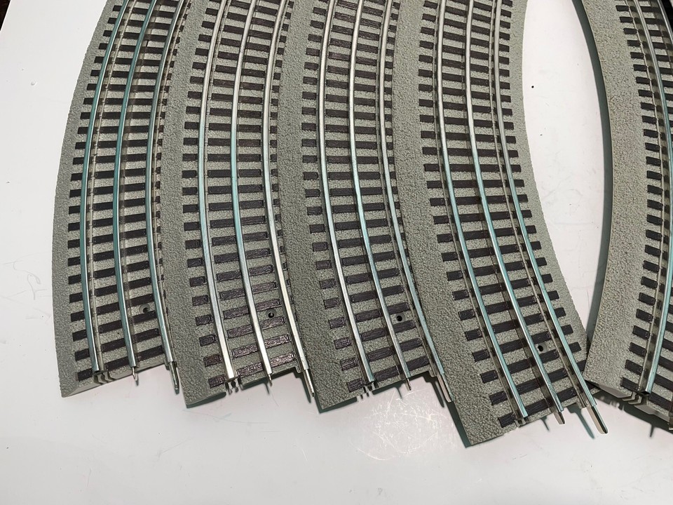 Lionel Trains O Scale Train Track Fastrack Lot 8 Pieces 036 Full Circle ...