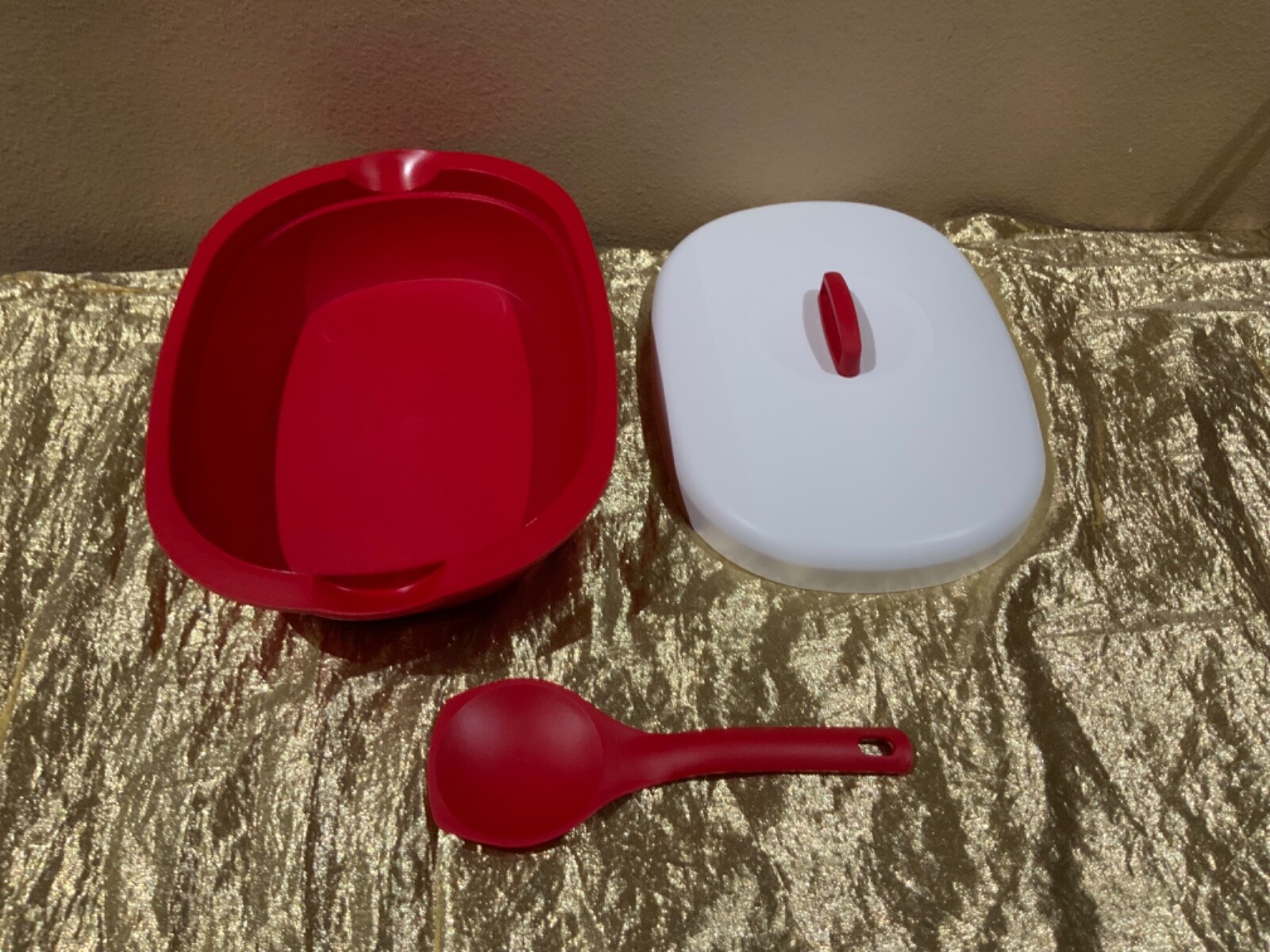 New UNIQUE Tupperware Legacy Rice and Soup Server Bowl with Scoop 1.7L ...