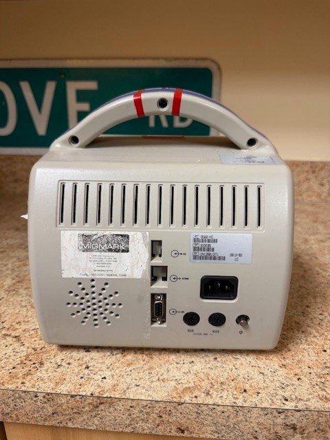 Cardell Veterinary Monitor 9500HD - Not working - Great for Parts! | eBay