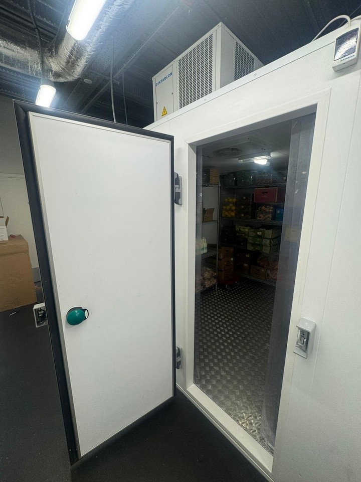 BRAND NEW - Walk in Freezer Room - 6m x 10m x 2.5m High | eBay UK