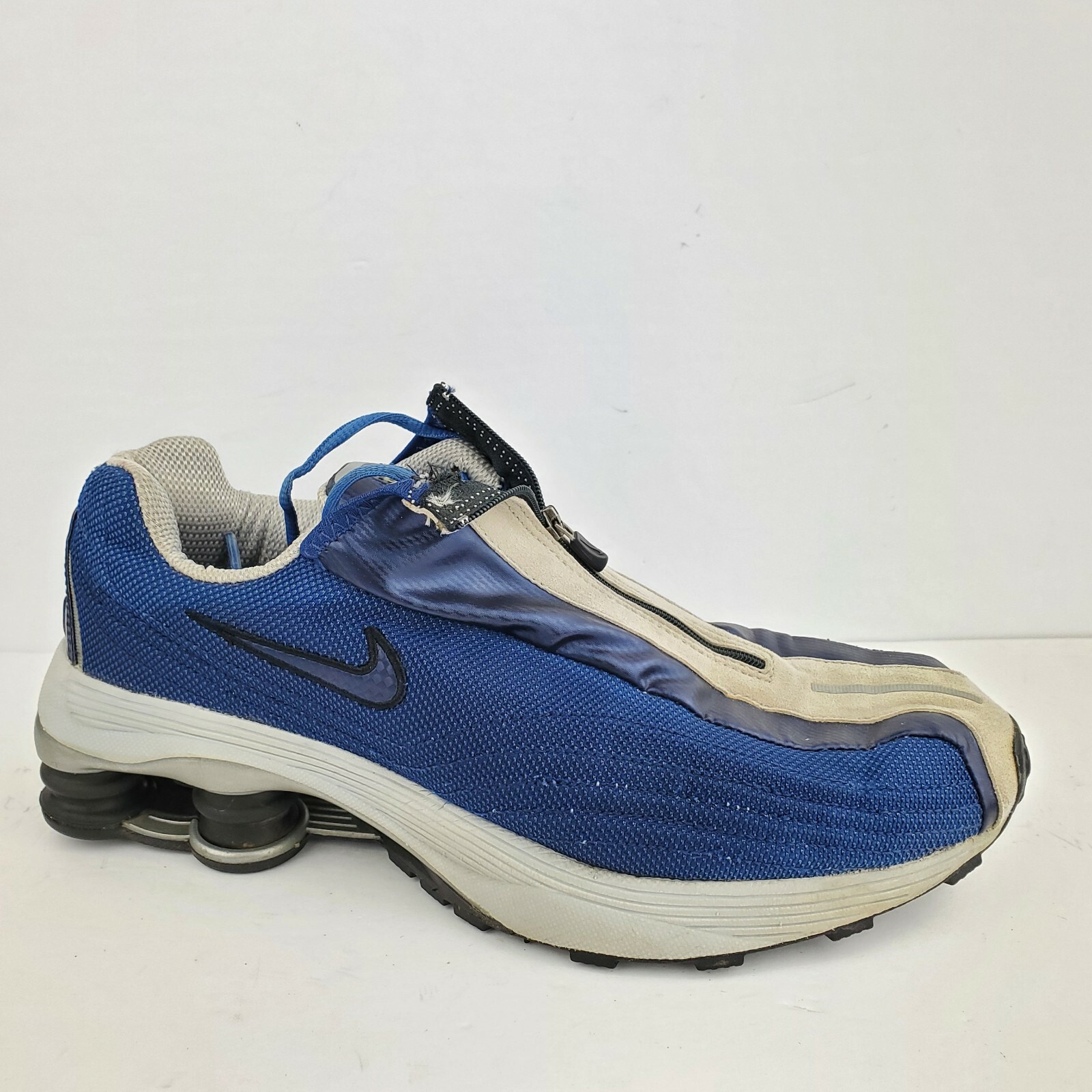 Help finding silver men's shoes from around 2003-2005 : r/Nike