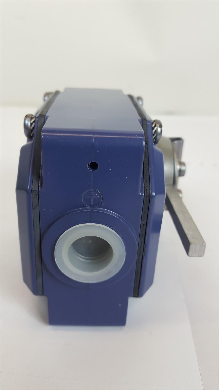 Telemecanique XCR-F17 Rotary Actuating Rod Limit Switch 065224 240V 3A ...