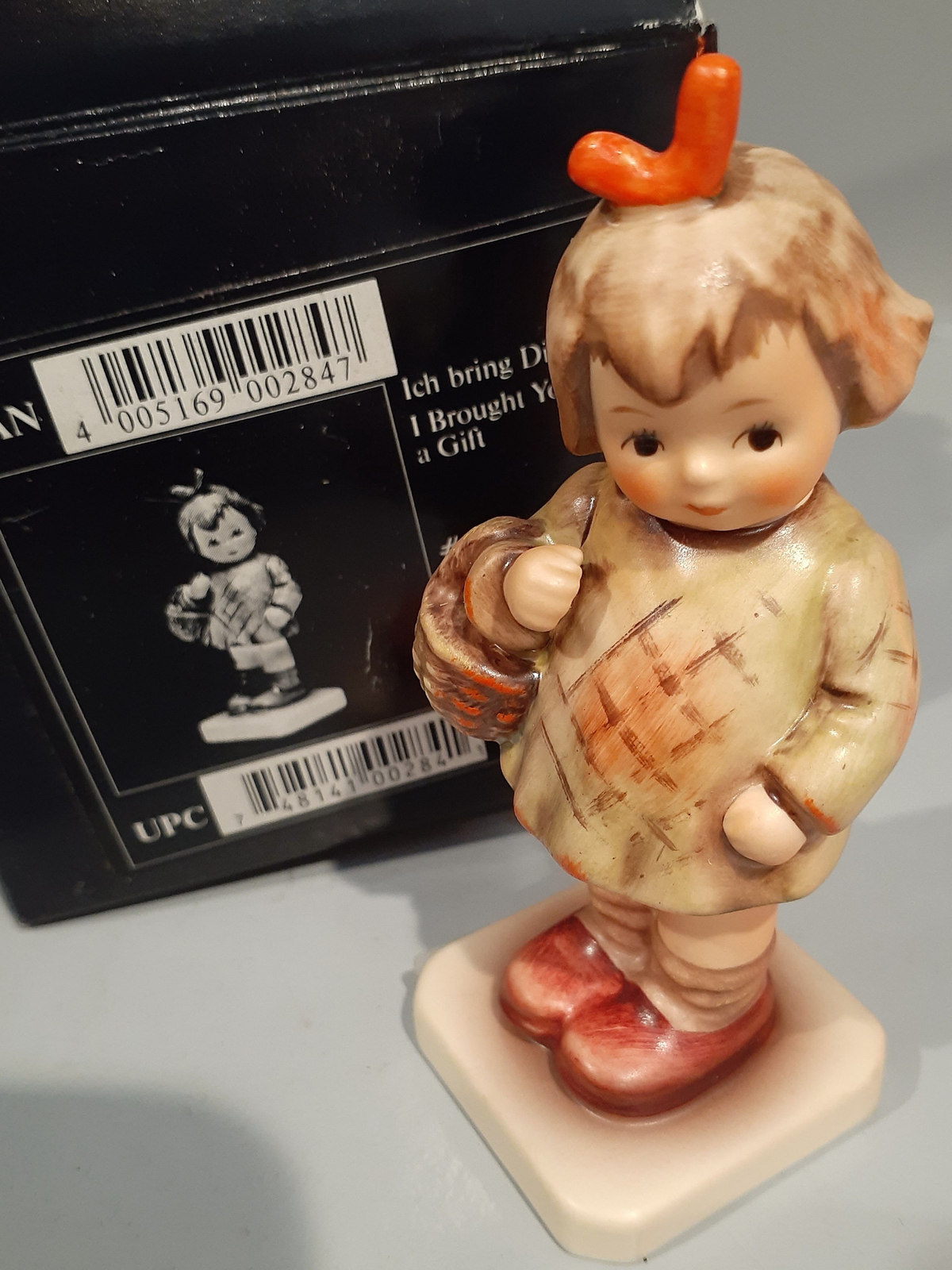 Hummel figurine 3-7/8"H "I Brought You A Gift" HUM 479 TDMK 7 Hummel ...