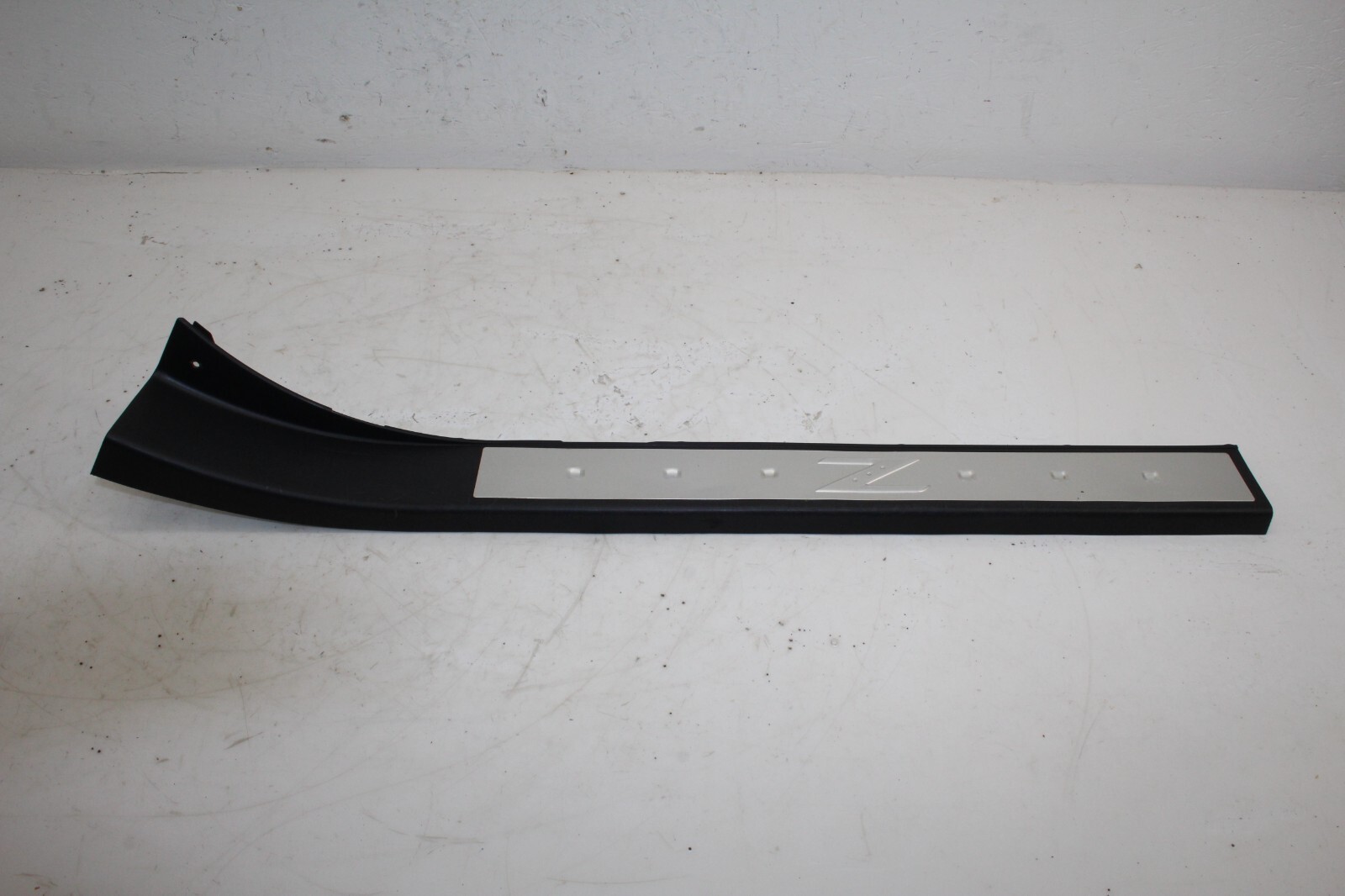 2003-2006 Nissan 350z RH Passenger Side Kick Plate Cover Trim 999M1 ...