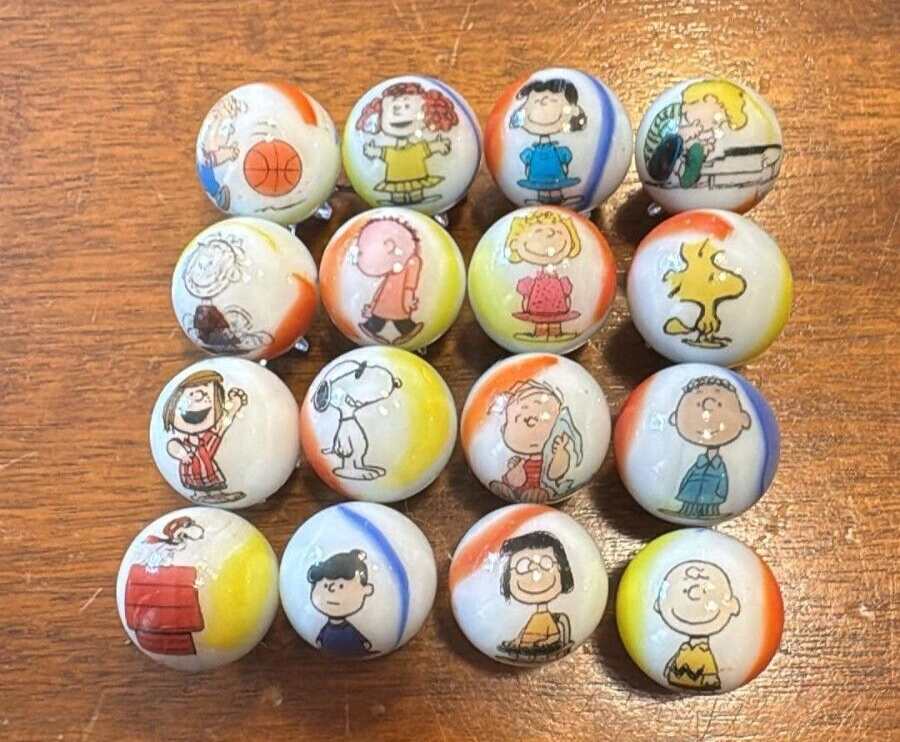 Peanuts Gang - Snoopy, Woodstock, Lucy, ect. glass 5/8 marbles w/stands ...