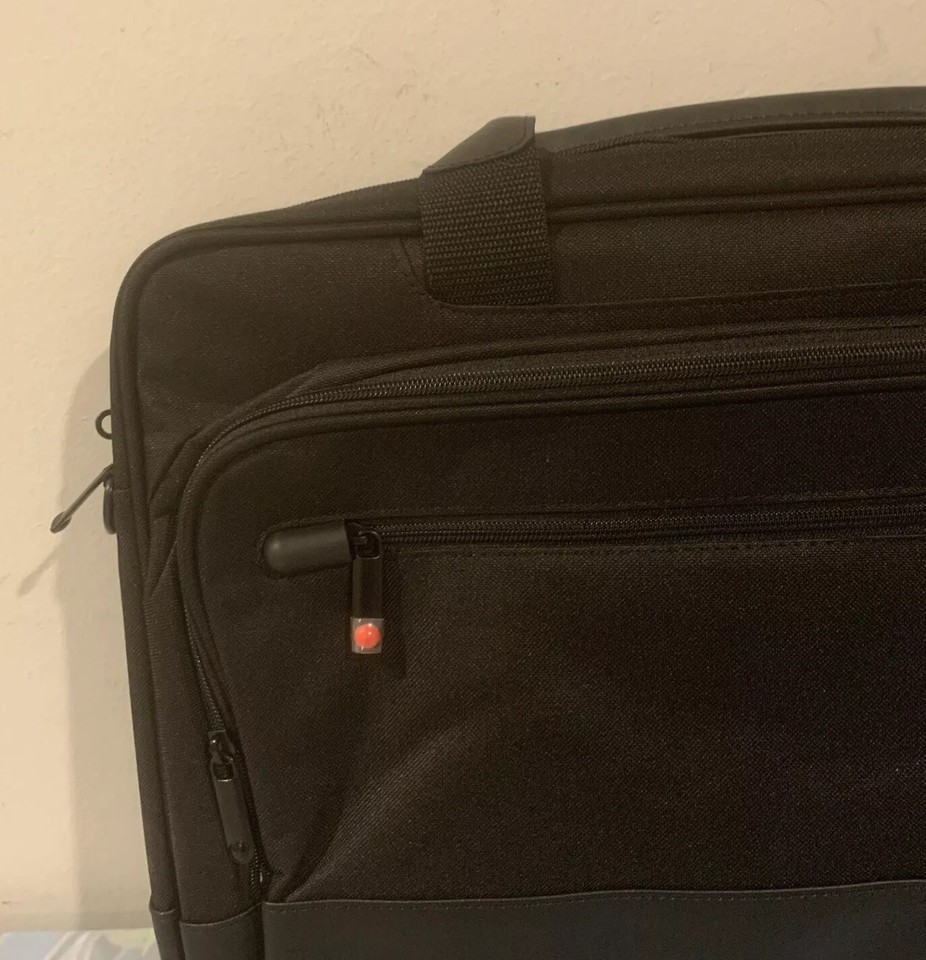 New Lenovo ThinkPad 17” Large Laptop Black Nylon Carrying Case Bag W ...