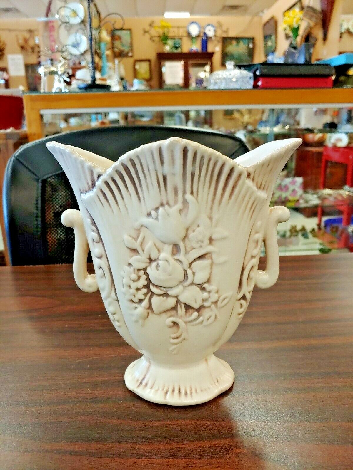 RED WING POTTERY MAGNOLIA VASE #1101- BEAUTIFUL | eBay