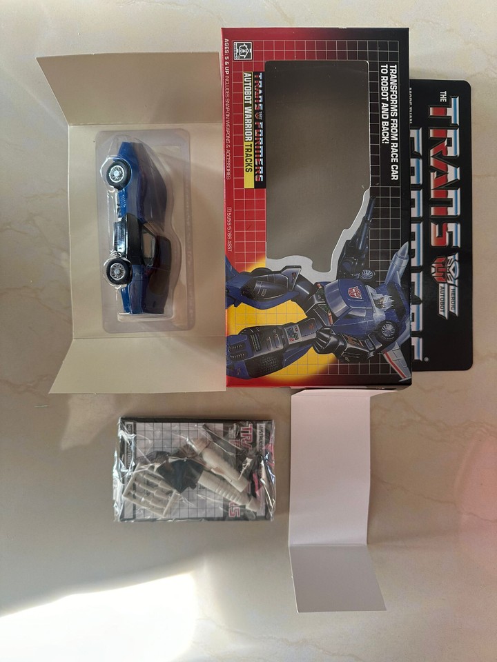 New arrival Transform G1 Tracks Black door version brand new MISB free ...