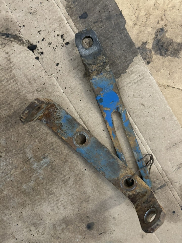 VINTAGE FORD 4000 IND TRACTOR-GENERATOR BRACKETS -1963 | eBay