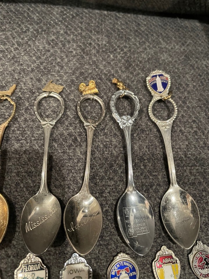MASSIVE LOT OF 64 STATE MINI SOUVENIR SPOONS FORT TEXAS COPPER NEBRASKA ...