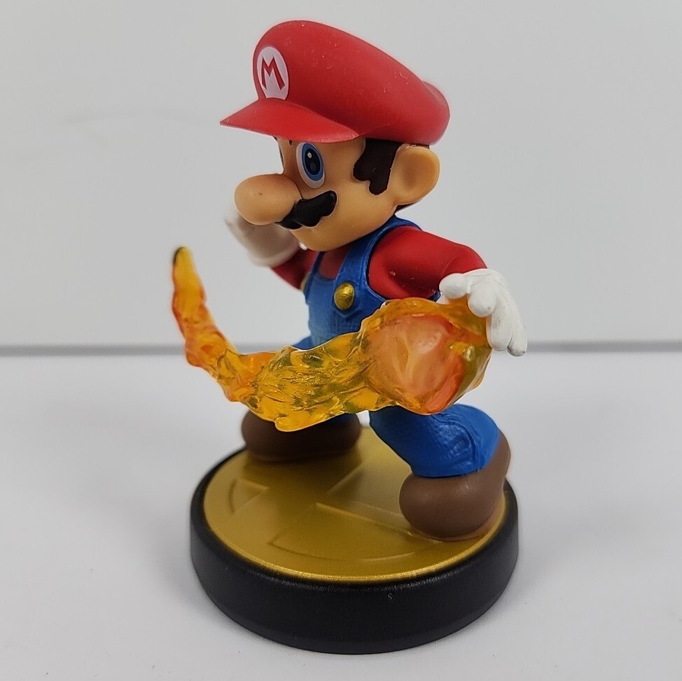 Nintendo Amiibo Mario w/Fireball Figure Super Smash Bros Series