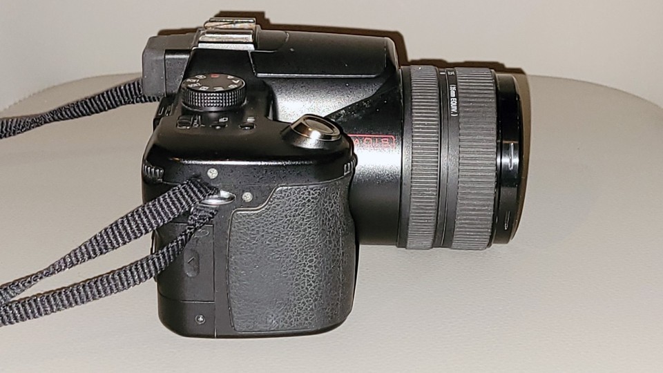 Panasonic Lumix DMC-FZ30 Digital Camera 12X Zoom Lens (see description ...