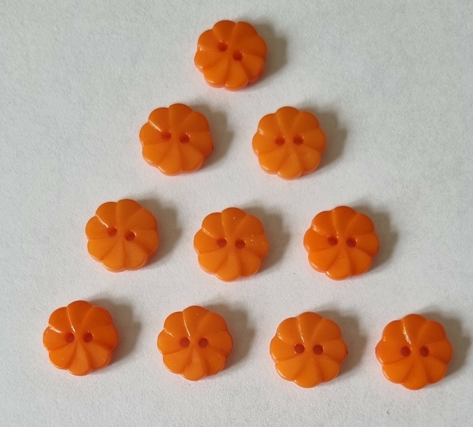 10 Pastel Colours Flower Shaped Buttons Size 13mm - Various Colours ...