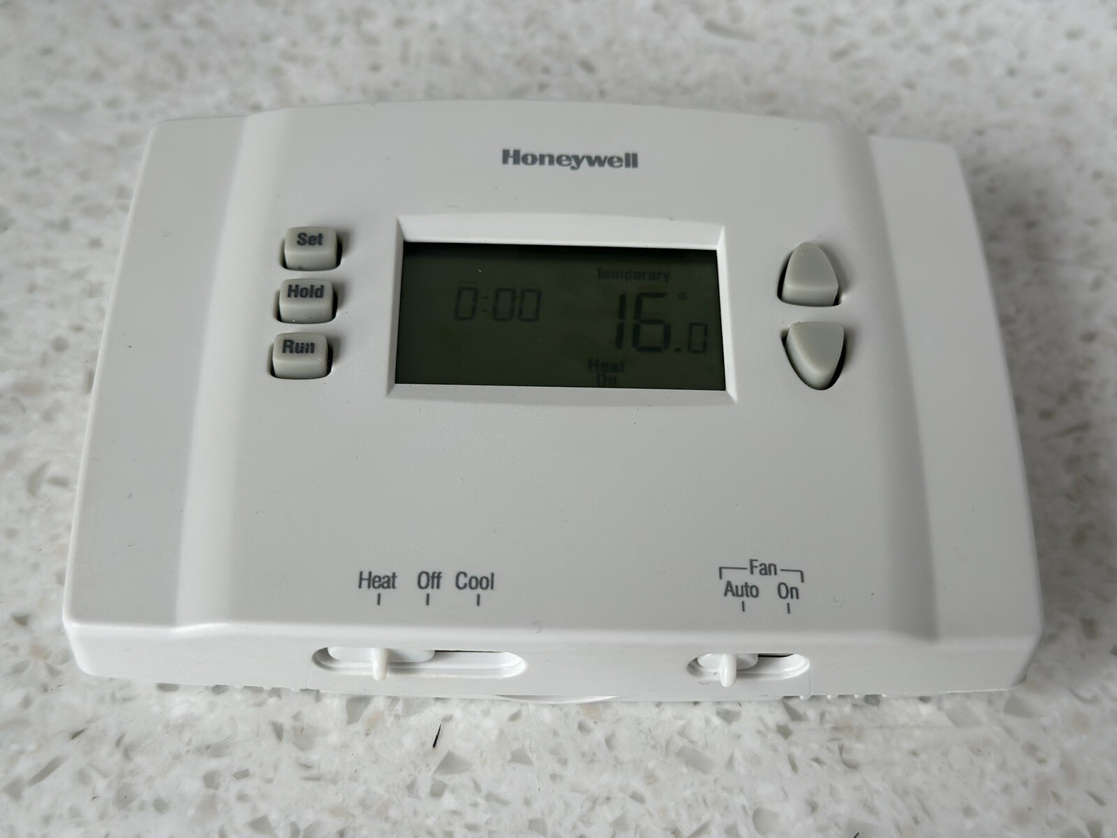 Honeywell RTH221B1021 1-week Programable Electronic Thermostat RTH221B ...
