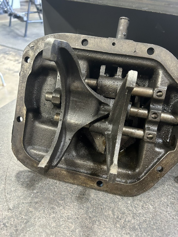 Chevrolet gmc SM420 Transmission shift cover | eBay