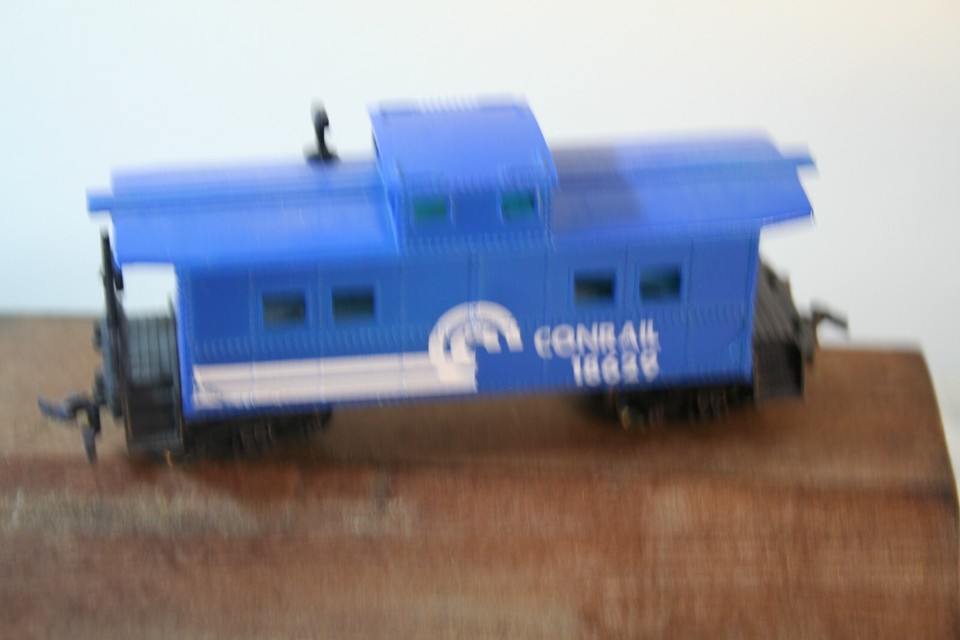 Vintage HO Scale Life-Like Conrail 18629 Caboose Car Train | eBay