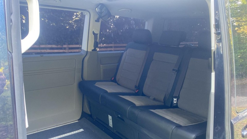 2021 Volkswagen Transporter Shuttle 2.0 TDI 150PS SE Minibus DSG MPV ...