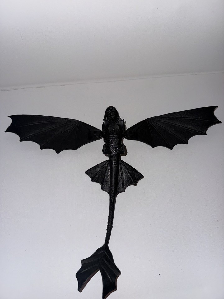 2013 How to Train Your Dragon Toothless Wild Night Fury Figure great ...