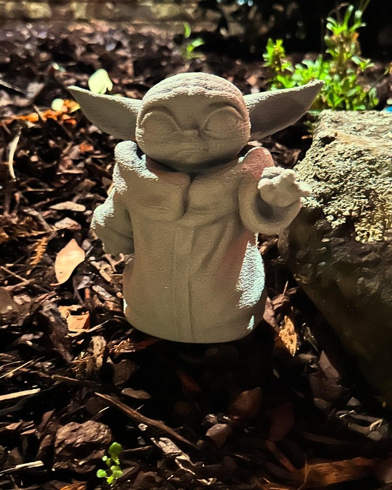 GROGU Mandalorian Star Wars Disney Garden Statue Flower Decor Outdoor ...