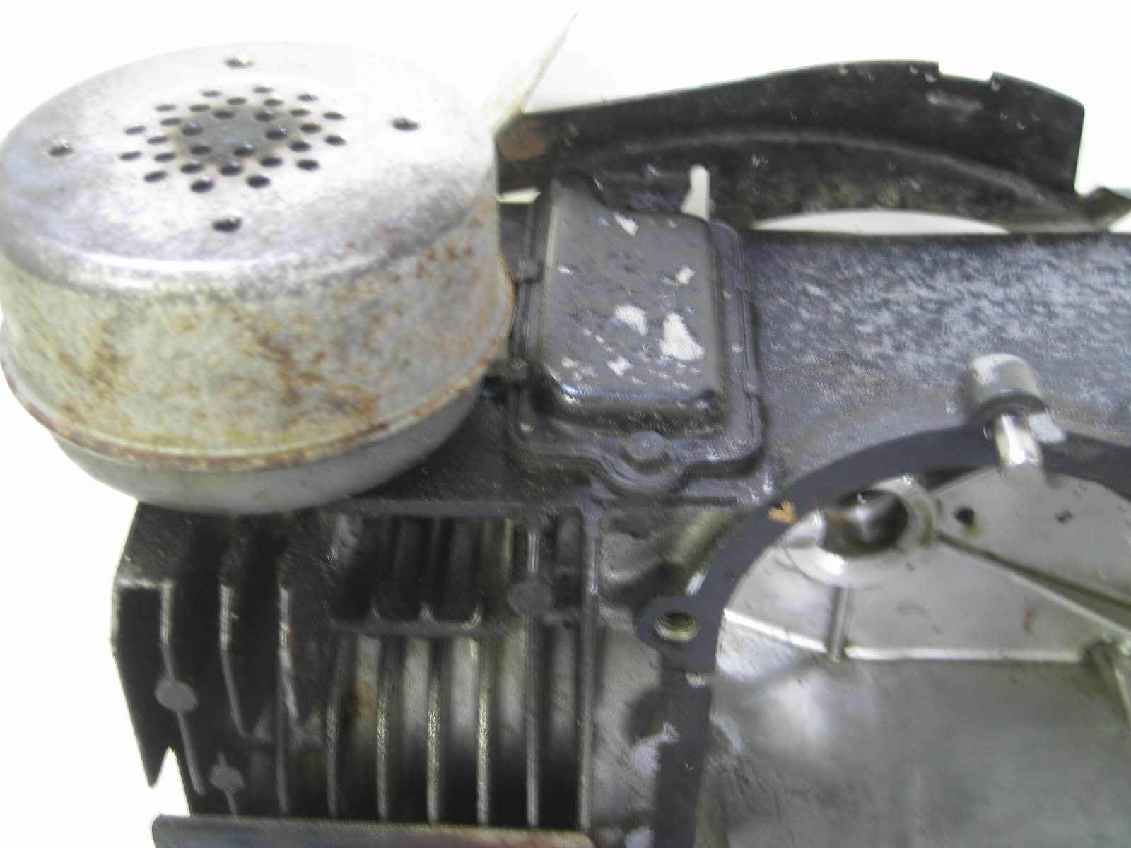 Briggs and Stratton Engine 10A902 Cylinder Muffler part 699653, 399164 ...