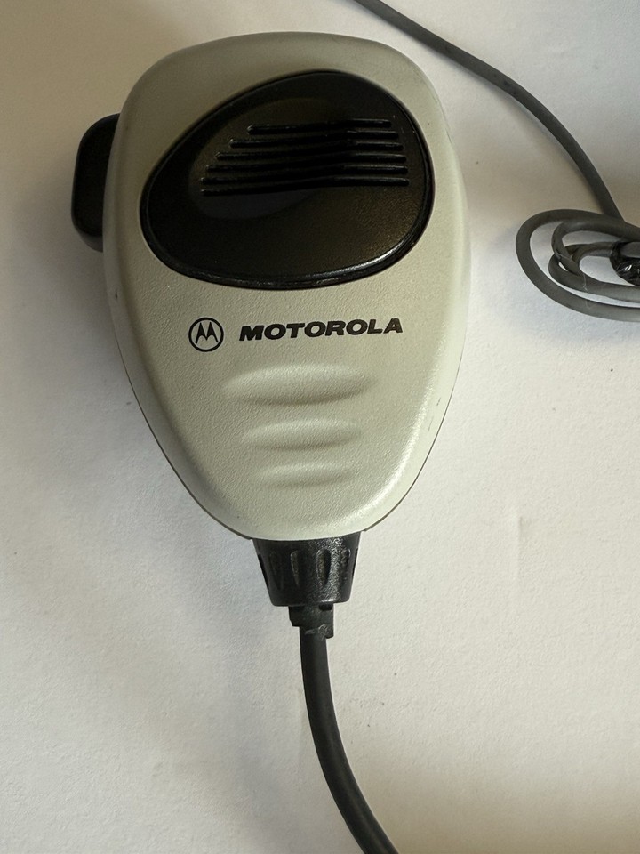 Motorola MCS2000 Two Way Mobile Radio UHF (450-520 MHz) 250 Channels ...