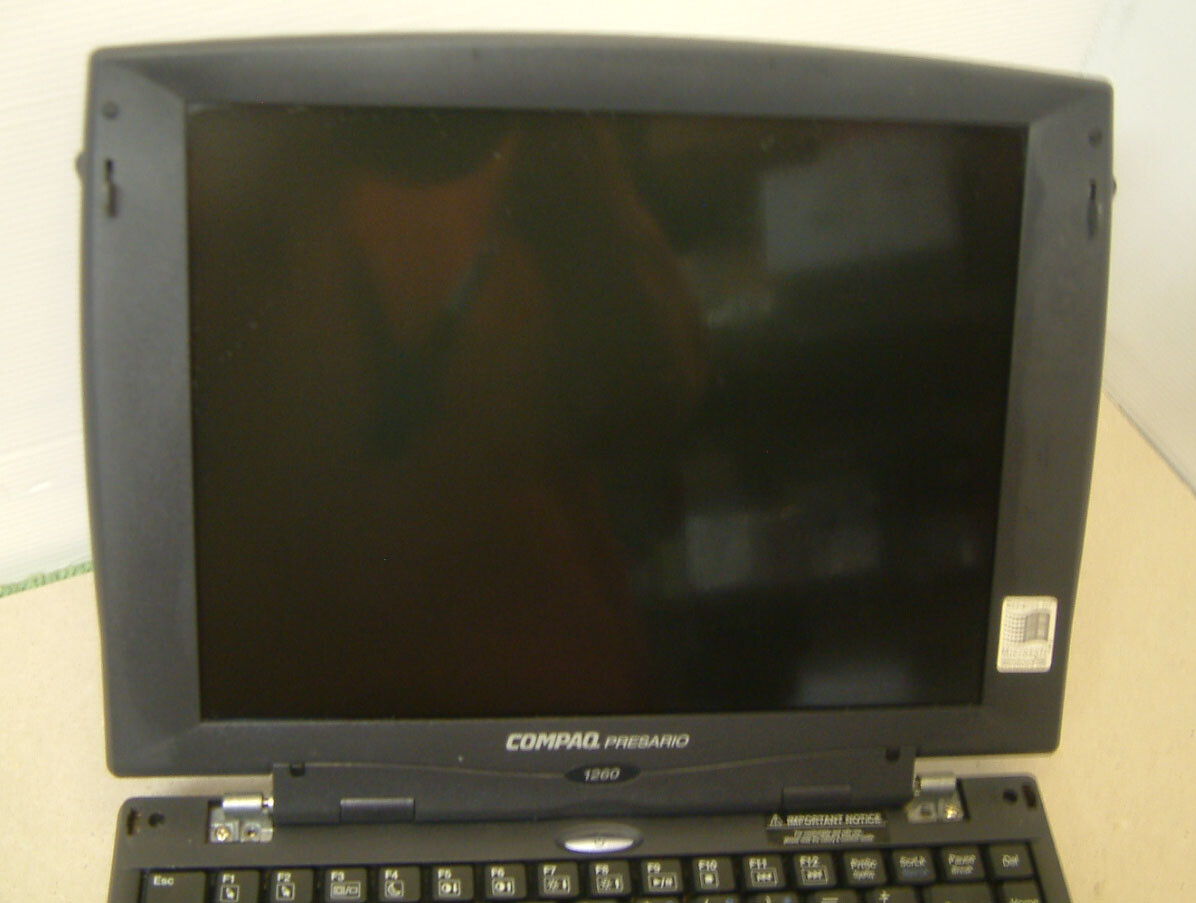 Vintage Compaq Presario CM2000 Laptop Notebook for Spare or Repairs ...