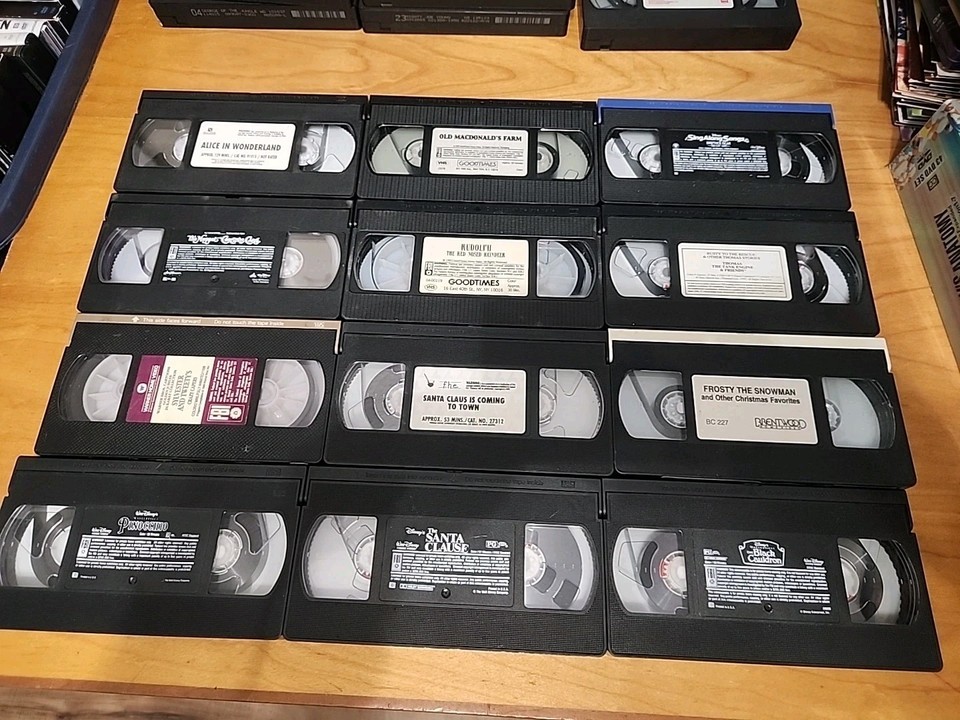 Lot of 42 VHS Tapes For Children Kids Blue's Clues, Thomas, Disney, Etc ...