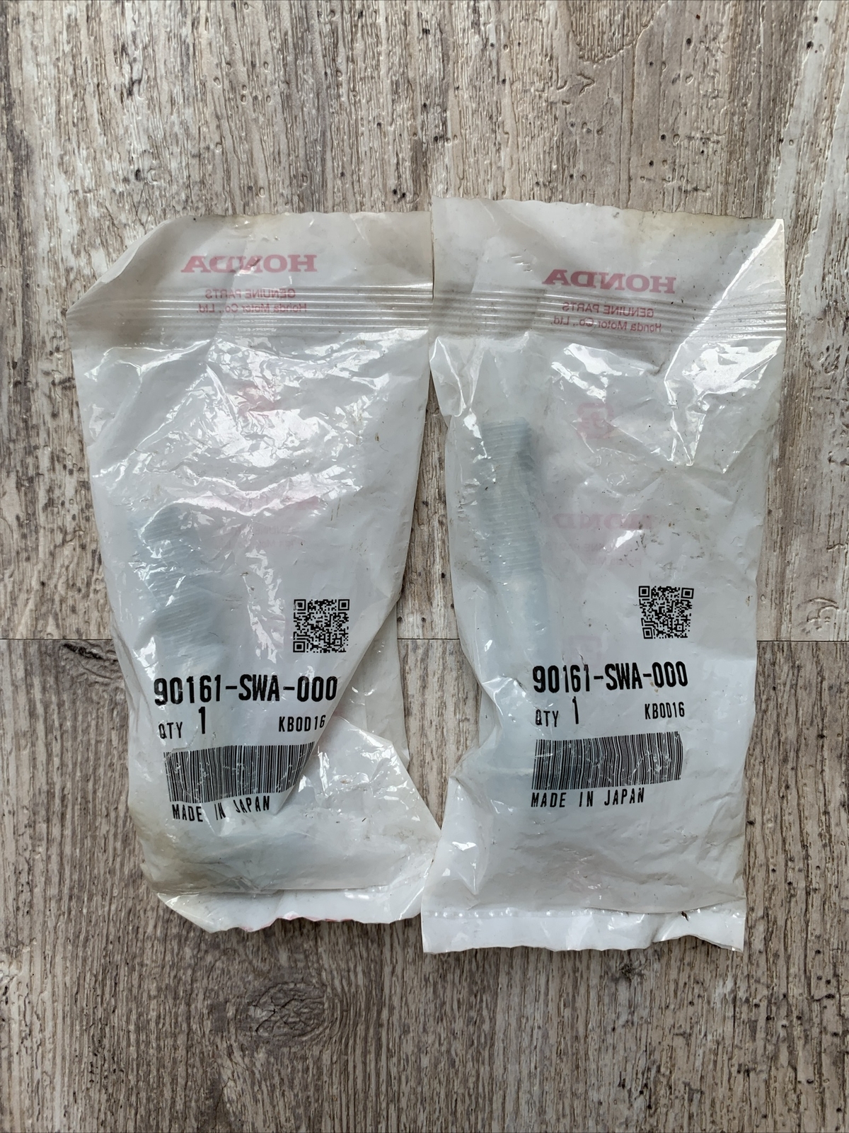 2 OEM Genuine Honda CRV Diff Mount Upper Flange Bolts. 90161-SWA-000 ...