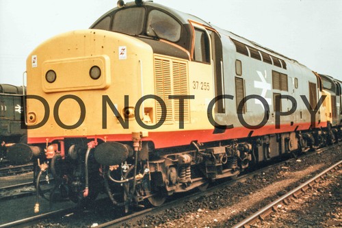 UK DIESEL TRAIN RAILWAY PHOTOGRAPH OF CLASS 37 LOCO 37255. RM37-887 | eBay